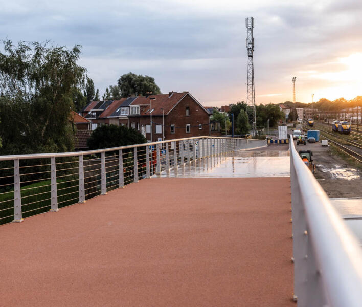 Pepijn fietst als eerste over fietsbrug in Lier - Fietssnelwegen